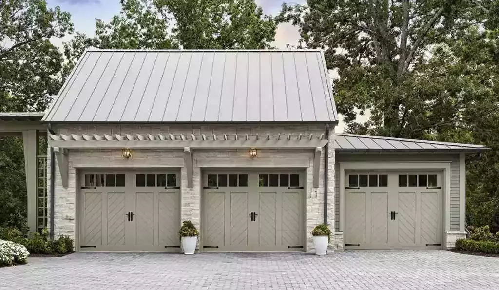New Garage Doors Near Plover & New Berlin, WI | Modern Doors